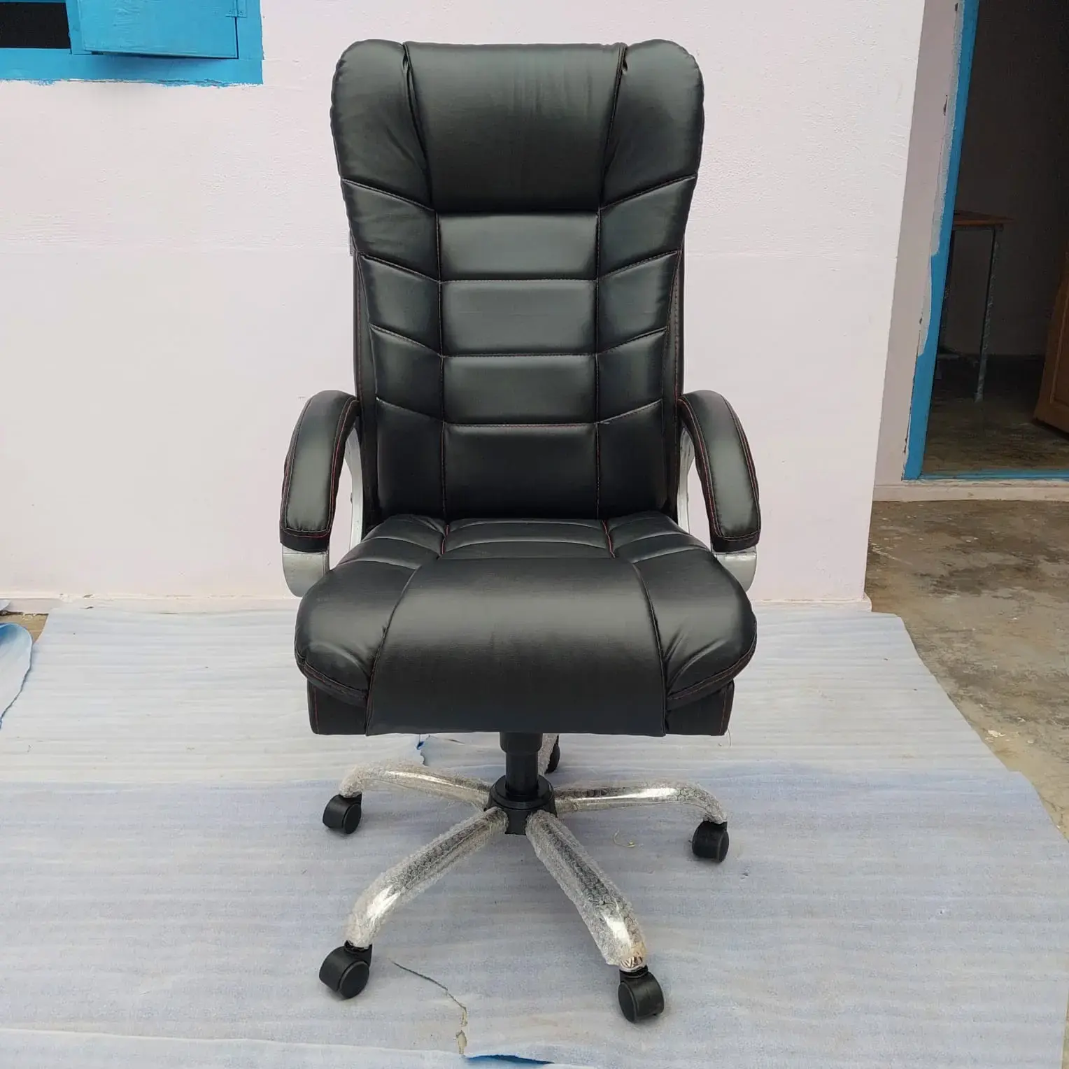 Buy Office Boss Revolving Chair In Bangalore online at best price | gb ...
