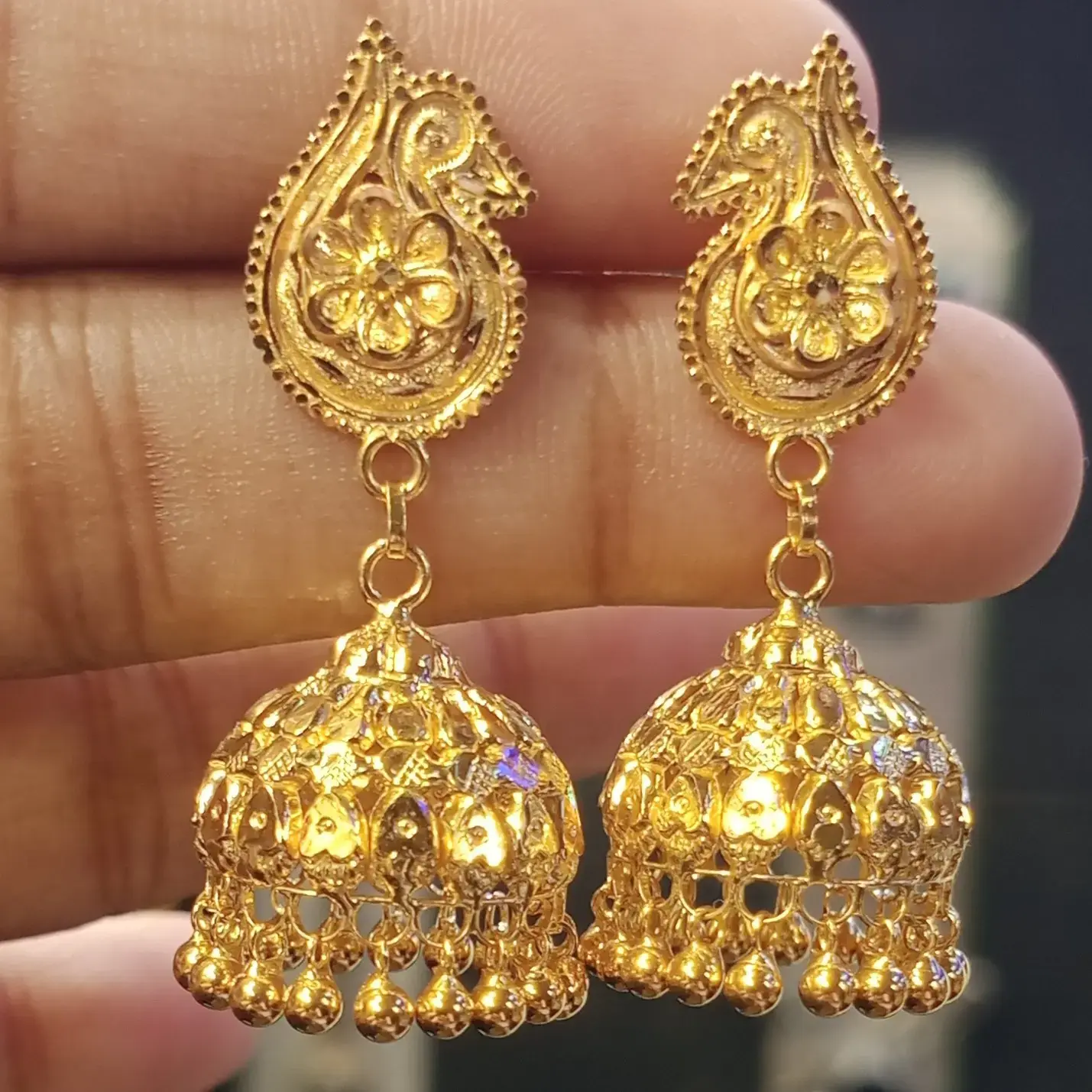 Hallmark gold jhumka store